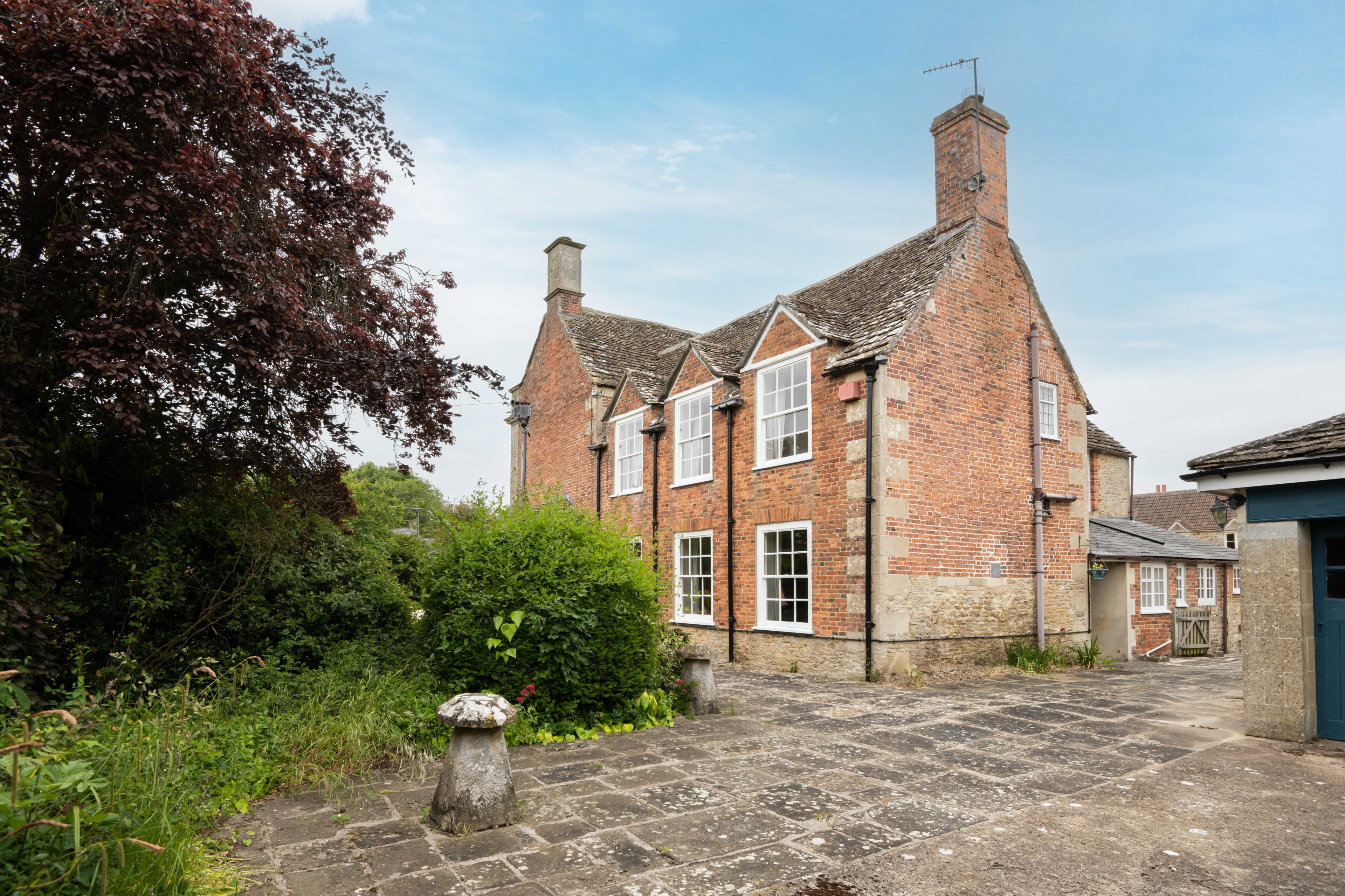 The Chestnuts, Upper Seagry - Country House