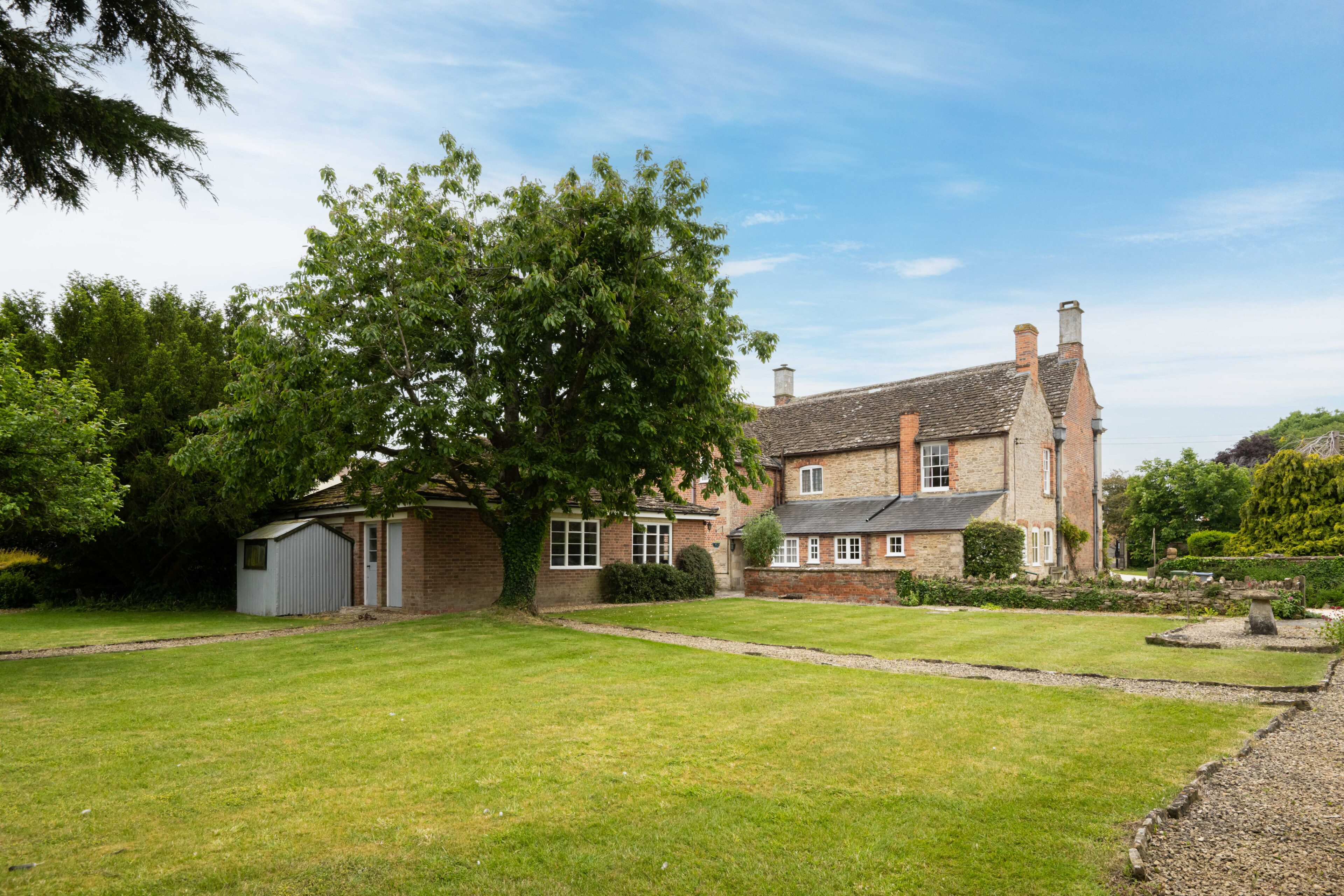 The Chestnuts, Upper Seagry - Country House