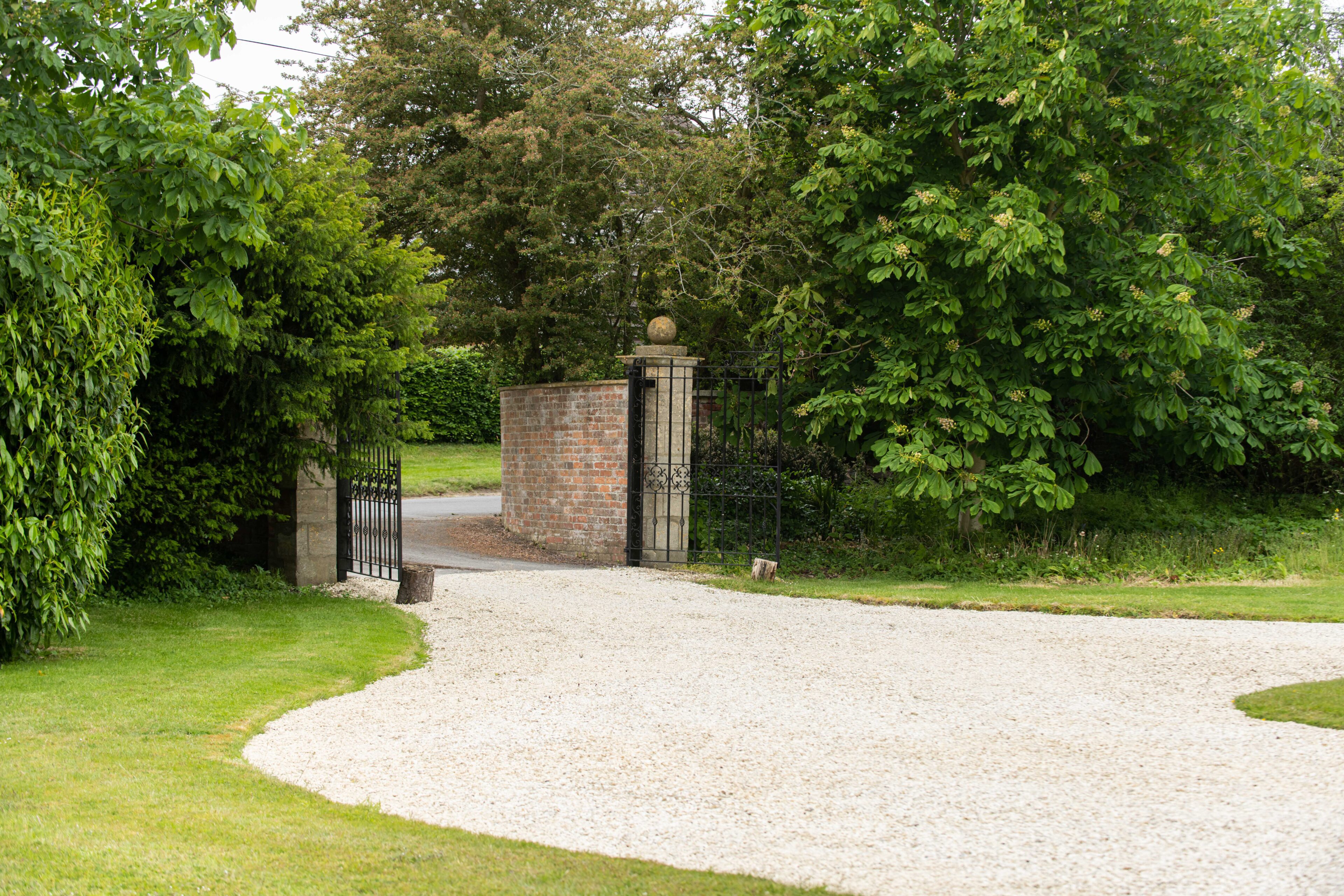 The Chestnuts, Upper Seagry - Country House