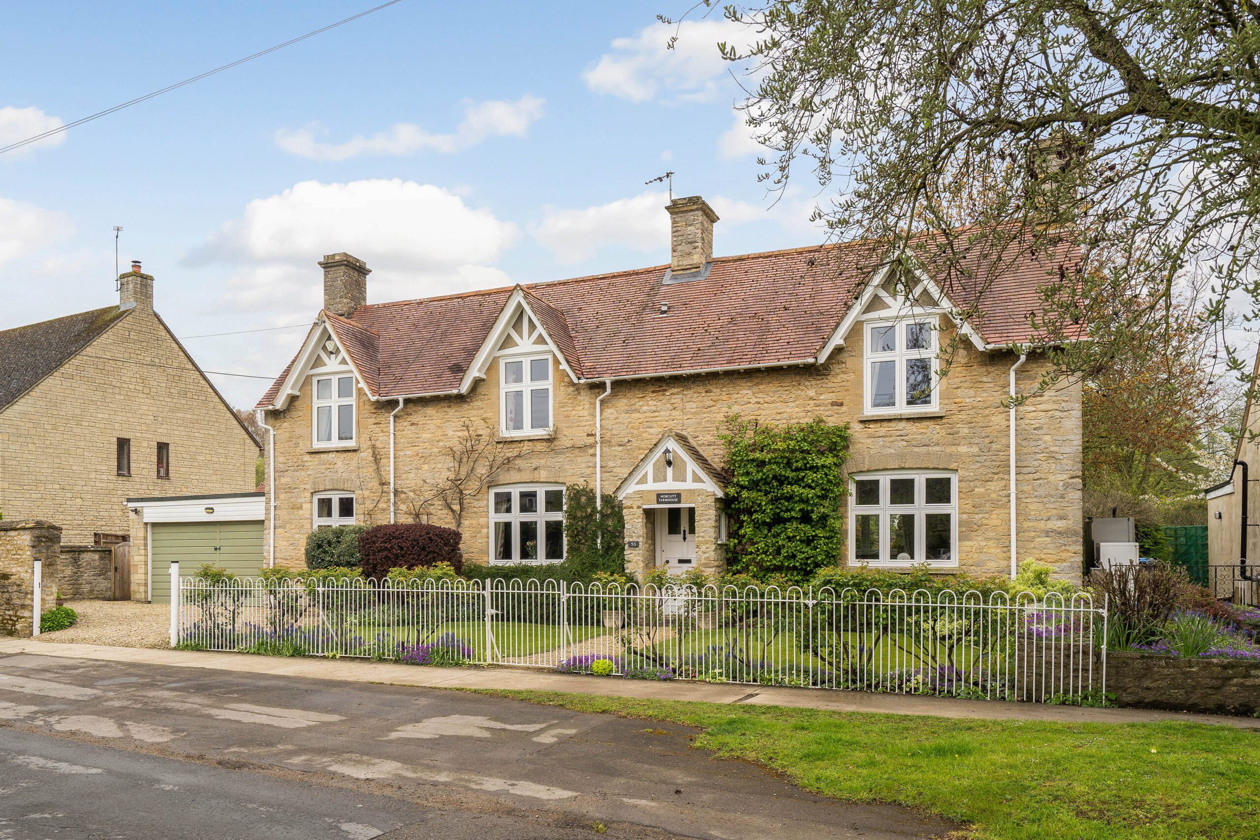 Horcutt Farmhouse, Standlake - The Country House Department