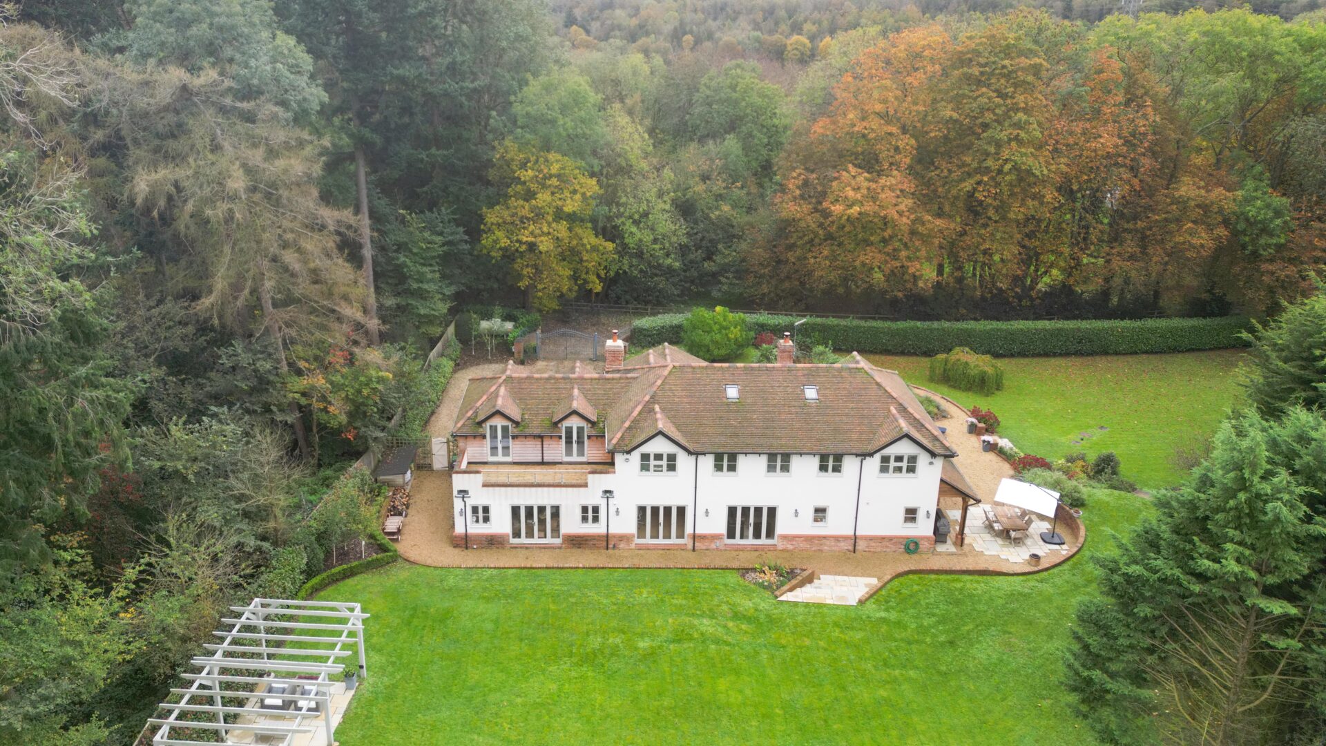 Bowden Wood, Pangbourne - The Country House Department